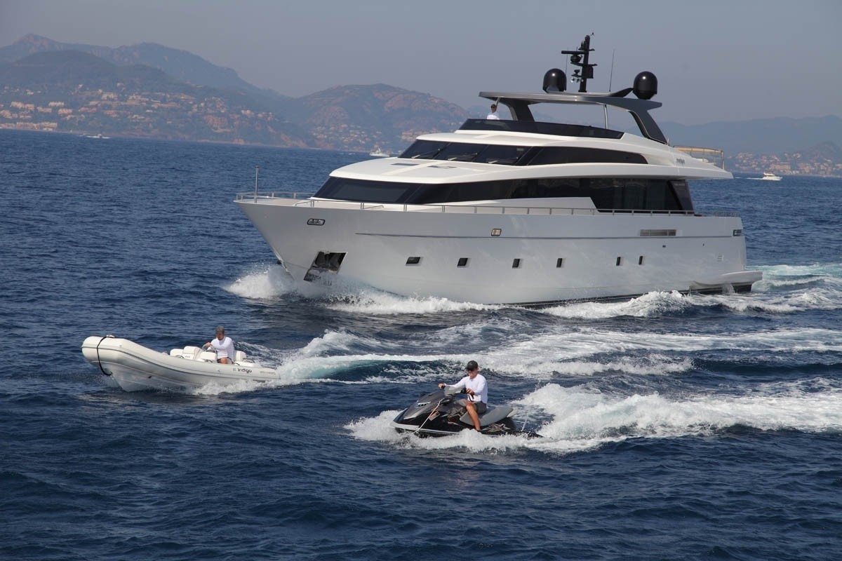 Yacht INDIGO, Fipa Italiana Yachts - Cbi Navi | CHARTERWORLD Luxury ...